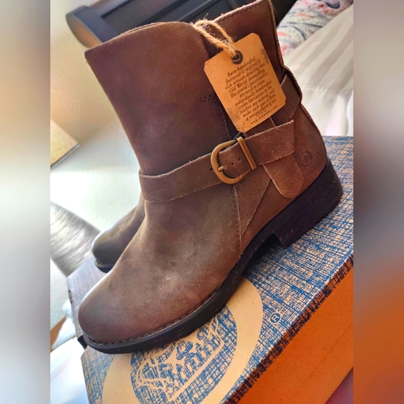 Born | Shoes | Born Taupe Distressed Boot 95 | Poshmark